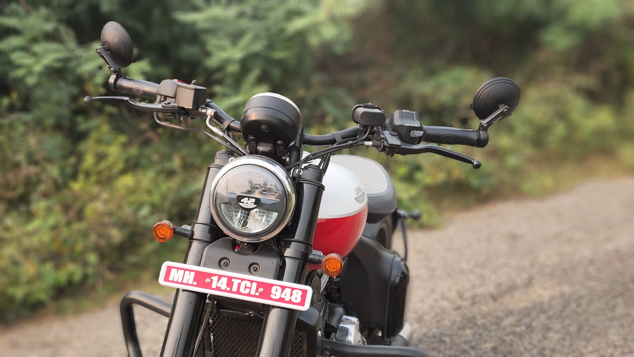 Before Buying Jawa 42 Bobber, Know Its Pros And Cons