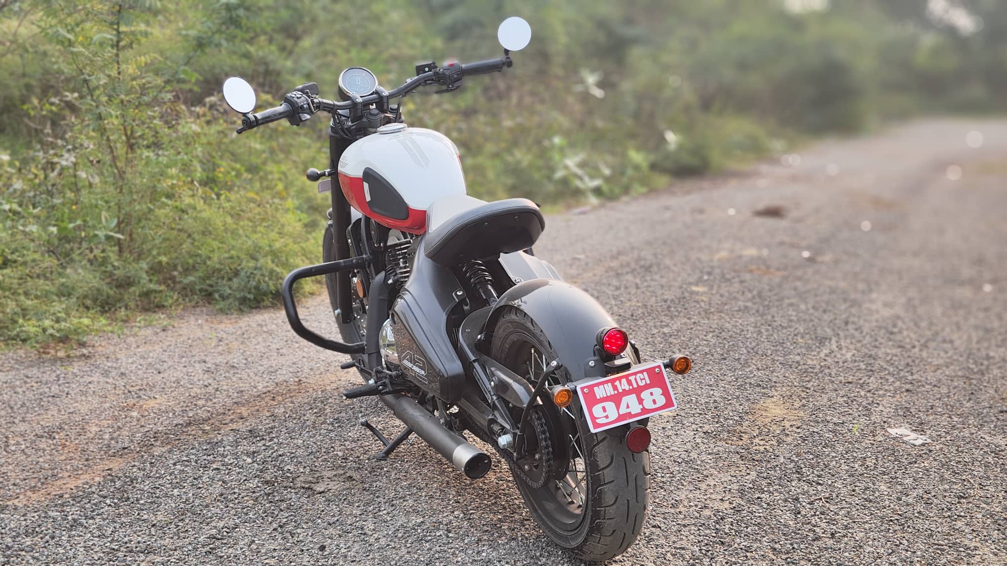 Before Buying Jawa 42 Bobber, Know Its Pros And Cons